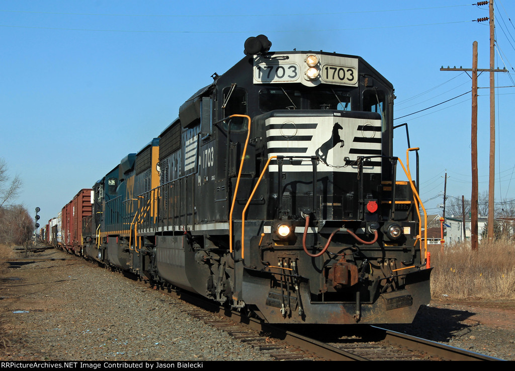 NS 1703 on Chemical Coast
